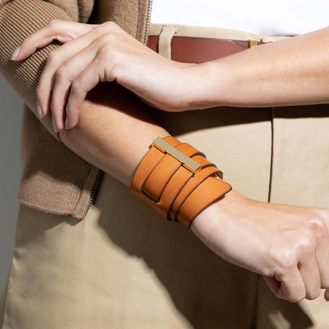 Camel leather cuff | URSUL PARIS